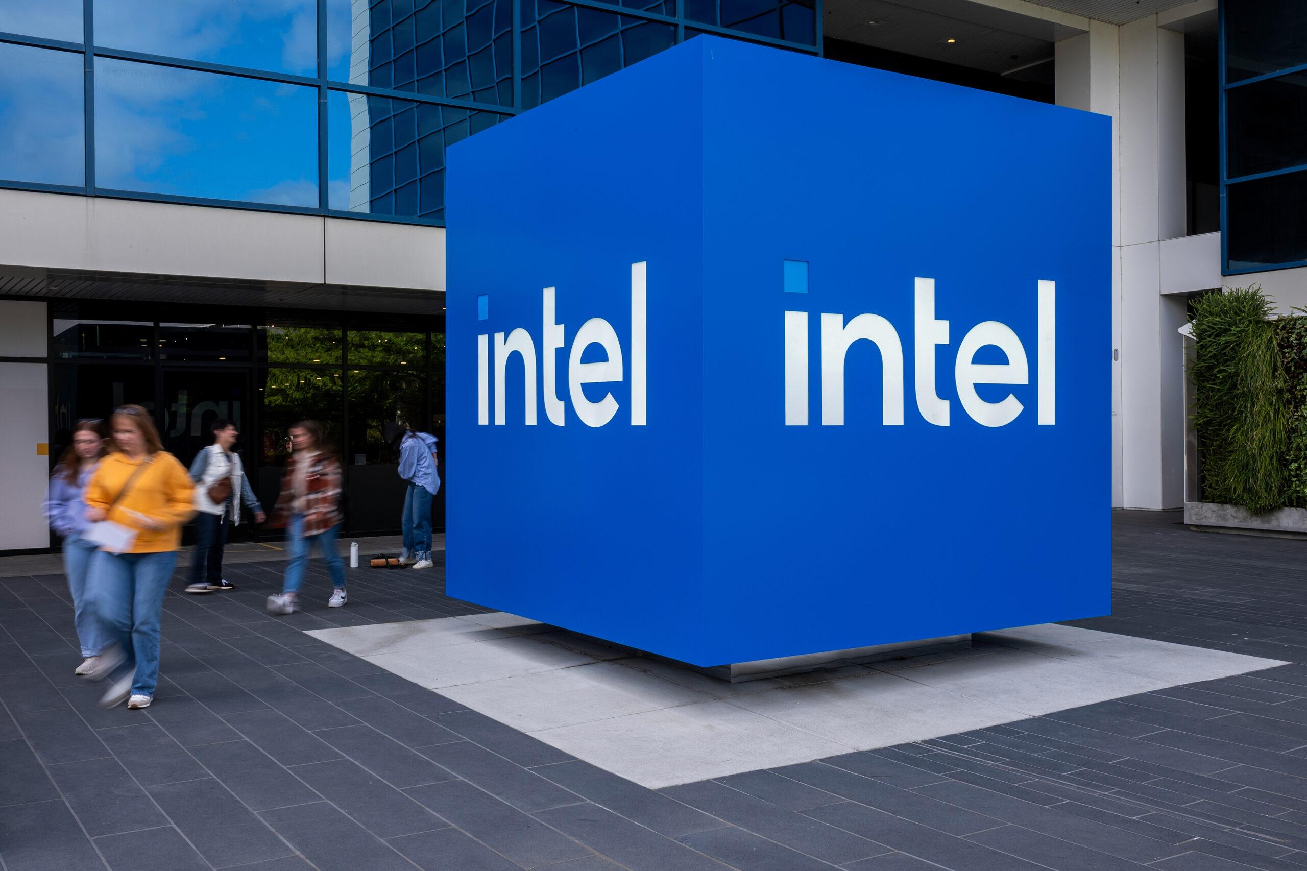 Apple i Intel będą produkowały chipy w USA. Współpracę obwieścił Trump ...