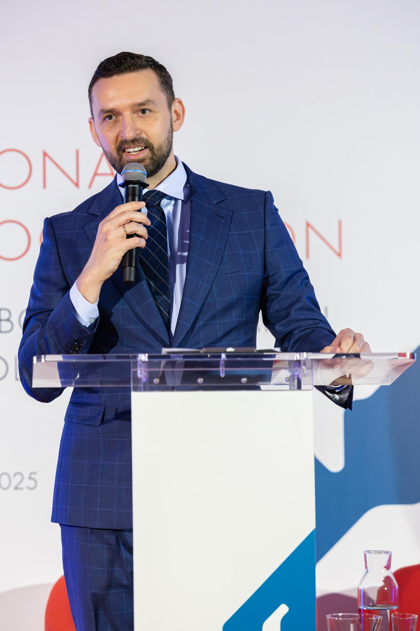 Nowy pomysł na finansowanie nauki i badań. „Powinniśmy przestać się ...